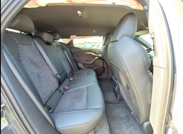 Grey Audi A6 e-tron 2025 in Klaipeda, with an engine capacity of 0.00 L and mileage of 12 thousand km for 15100 €, photo 6 on AUTOMOTO.COM.LV