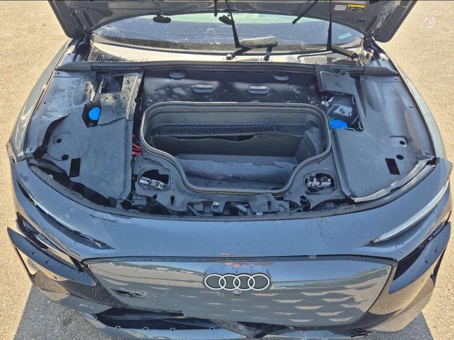 Grey Audi A6 e-tron 2025 in Klaipeda, with an engine capacity of 0.00 L and mileage of 12 thousand km for 15100 €, photo 9 on AUTOMOTO.COM.LV