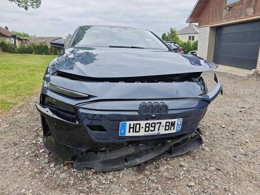 Audi A6 e-tron 2025 Telšiai, ar dzinēja tilpumu 0.00 L un nobraukumu 34 tūkst. km par 28500 €, foto 8 vietnē AUTOMOTO.COM.LV