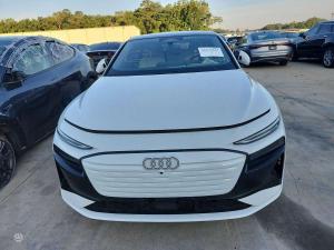 White Audi A6 e-tron 2025 in Klaipeda, with an engine capacity of 0.00 L and mileage of 16 thousand km for 27500 €, photo 4 on AUTOMOTO.COM.LV