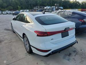 White Audi A6 e-tron 2025 in Klaipeda, with an engine capacity of 0.00 L and mileage of 16 thousand km for 27500 €, photo 10 on AUTOMOTO.COM.LV