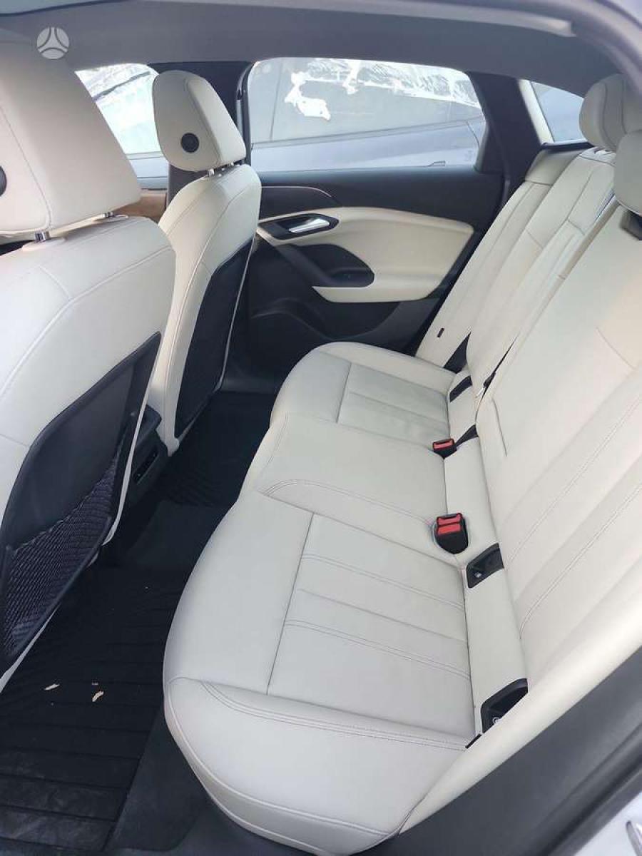 White Audi A6 e-tron 2025 in Klaipeda, with an engine capacity of 0.00 L and mileage of 16 thousand km for 27500 €, photo 25 on AUTOMOTO.COM.LV