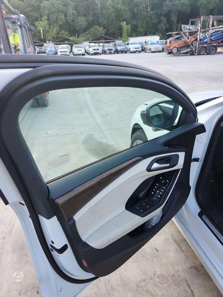 White Audi A6 e-tron 2025 in Klaipeda, with an engine capacity of 0.00 L and mileage of 16 thousand km for 27500 €, photo 30 on AUTOMOTO.COM.LV