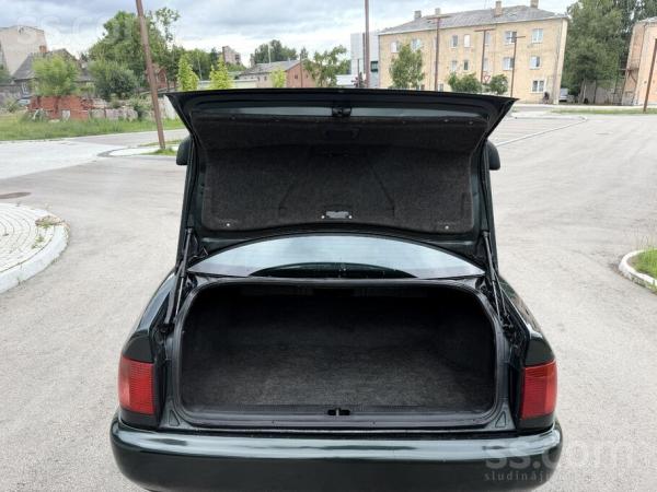 Zaļš Audi A6 1995 Rīga, ar dzinēja tilpumu 2.50 L un nobraukumu 330 tūkst. km par 3700 €, foto 8 vietnē AUTOMOTO.COM.LV