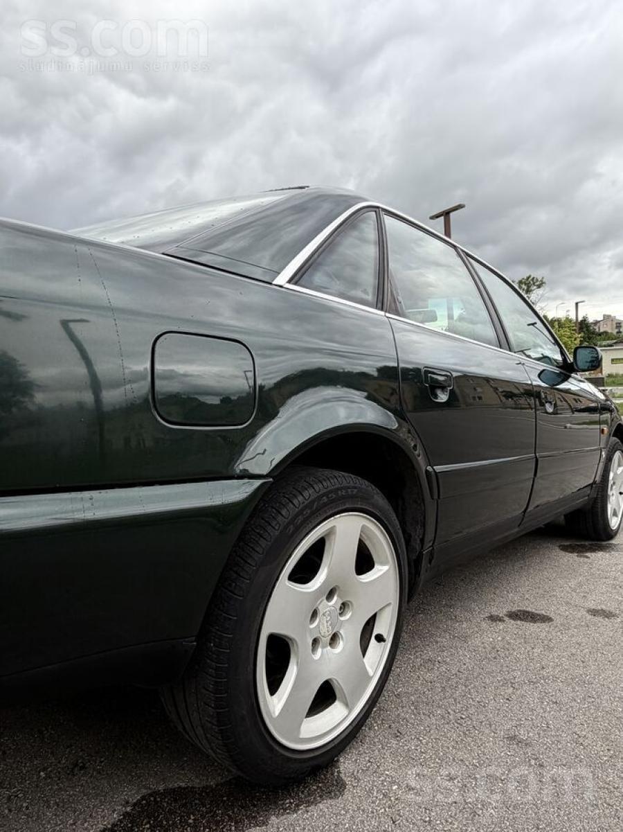 Green Audi A6 1995 in Riga, with an engine capacity of 2.50 L and mileage of 330 thousand km for 3700 €, photo 13 on AUTOMOTO.COM.LV