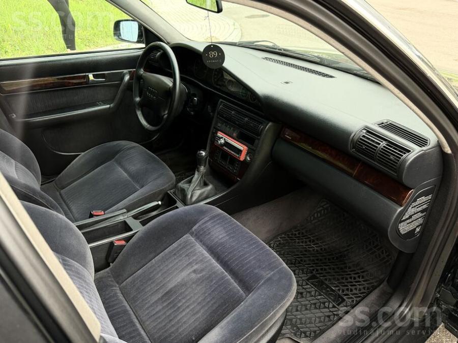Green Audi A6 1995 in Riga, with an engine capacity of 2.50 L and mileage of 330 thousand km for 3700 €, photo 18 on AUTOMOTO.COM.LV