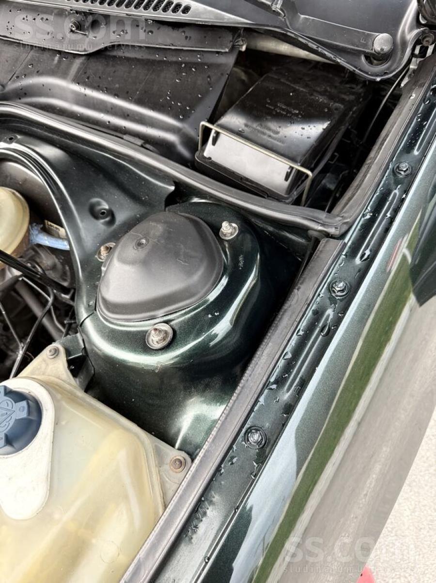 Green Audi A6 1995 in Riga, with an engine capacity of 2.50 L and mileage of 330 thousand km for 3700 €, photo 24 on AUTOMOTO.COM.LV