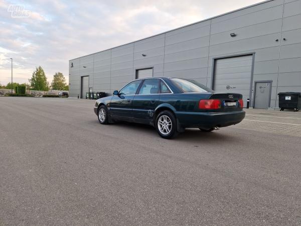 Green Audi A6 1996 in Vilnius, with an engine capacity of 2.50 L and mileage of 452 thousand km for 1250 €, photo 5 on AUTOMOTO.COM.LV