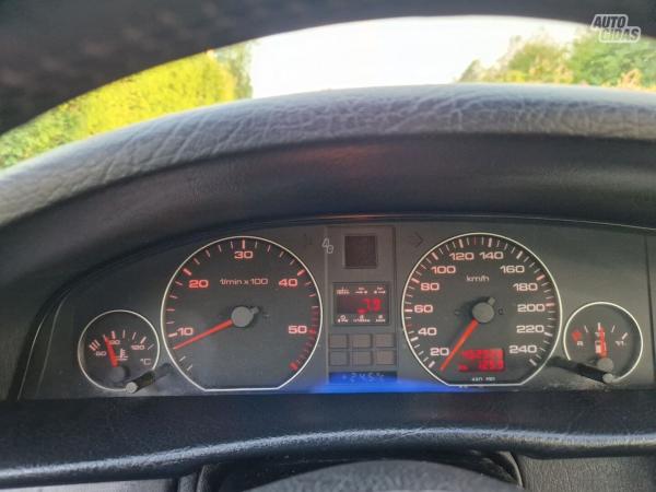 Green Audi A6 1996 in Vilnius, with an engine capacity of 2.50 L and mileage of 452 thousand km for 1250 €, photo 9 on AUTOMOTO.COM.LV