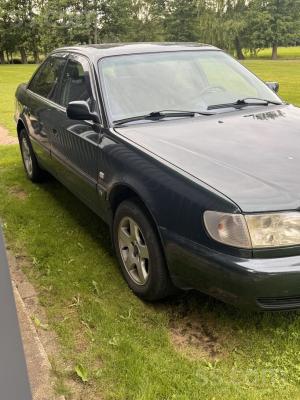 Green Audi A6 1996 in Liepaja, with an engine capacity of 2.80 L and mileage of 319 thousand km for 1450 €, photo 4 on AUTOMOTO.COM.LV