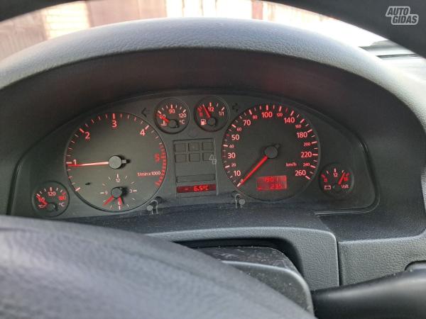 Zaļš Audi A6 1997 Akmenė, ar dzinēja tilpumu 1.90 L un nobraukumu 190 tūkst. km par 1750 €, foto 9 vietnē AUTOMOTO.COM.LV