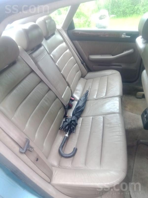 Zaļš Audi A6 1998 Rīga, ar dzinēja tilpumu 2.80 L un nobraukumu 370 tūkst. km par 350 €, foto 10 vietnē AUTOMOTO.COM.LV