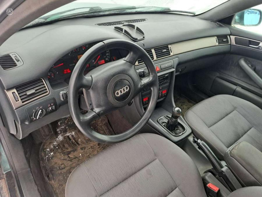 Zaļš Audi A6 1999 Viļņa, ar dzinēja tilpumu 1.90 L un nobraukumu 374 tūkst. km par 700 €, foto 7 vietnē AUTOMOTO.COM.LV