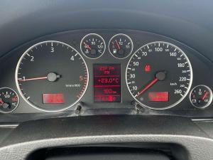 Зеленый Ауди А6 2003 в Вильнюс, объемом двигателя 1.90 л и пробегом 359 тыс. км за 1750 €, фото 15 на AUTOMOTO.COM.LV