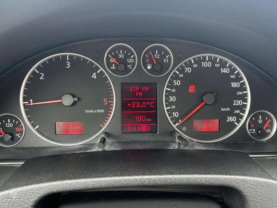 Зеленый Ауди А6 2003 в Вильнюс, объемом двигателя 1.90 л и пробегом 359 тыс. км за 1750 €, фото 15 на AUTOMOTO.COM.LV
