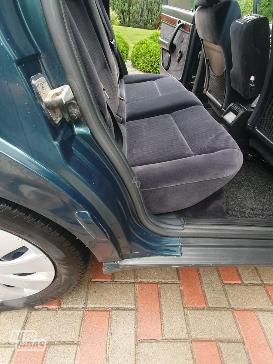 Zaļš Audi A6 1994 Viļņa, ar dzinēja tilpumu 2.50 L un nobraukumu 389 tūkst. km par 870 €, foto 5 vietnē AUTOMOTO.COM.LV