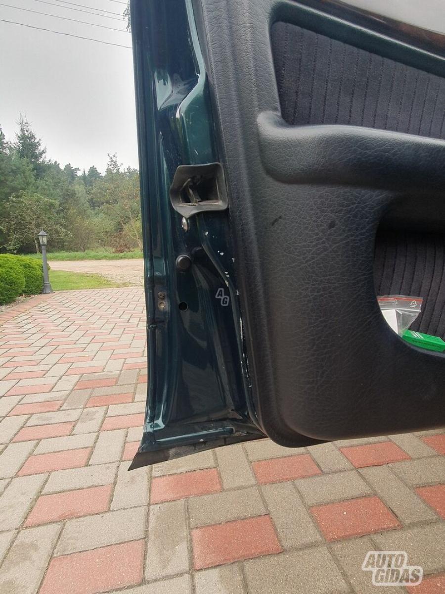 Zaļš Audi A6 1994 Viļņa, ar dzinēja tilpumu 2.50 L un nobraukumu 389 tūkst. km par 870 €, foto 13 vietnē AUTOMOTO.COM.LV