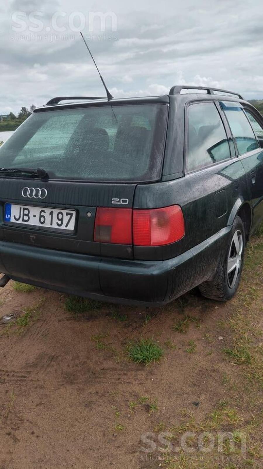 Green Audi A6 1995 in Daugavpils, with an engine capacity of 2.00 L and mileage of 298 thousand km for 850 €, photo 3 on AUTOMOTO.COM.LV