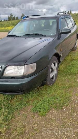 Green Audi A6 1995 in Daugavpils, with an engine capacity of 2.00 L and mileage of 298 thousand km for 850 €, photo 6 on AUTOMOTO.COM.LV