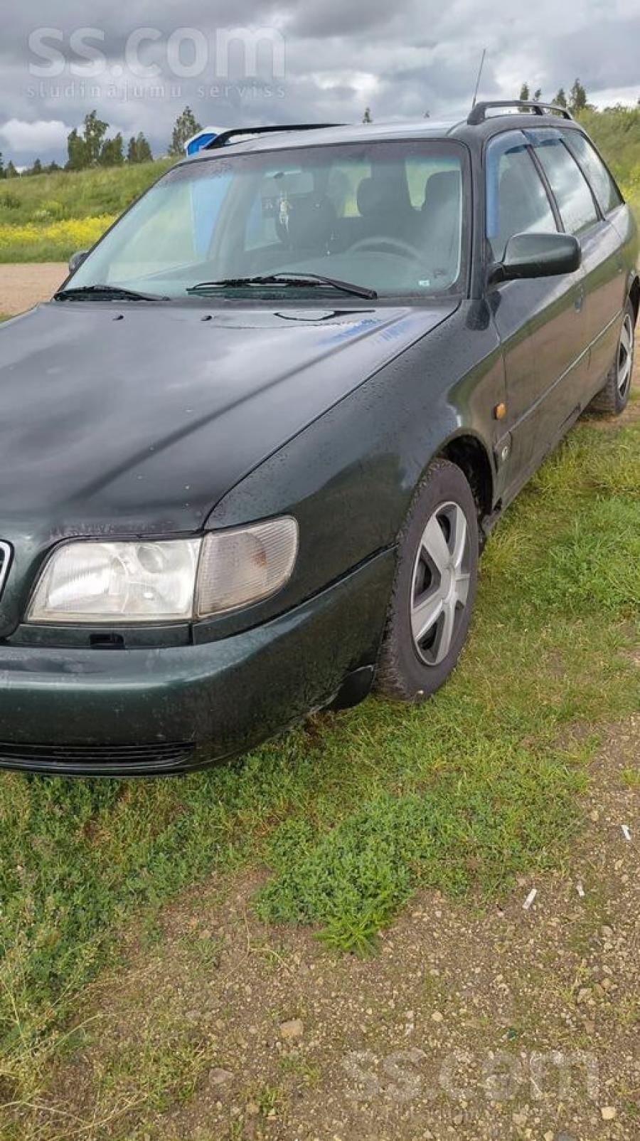 Green Audi A6 1995 in Daugavpils, with an engine capacity of 2.00 L and mileage of 298 thousand km for 850 €, photo 6 on AUTOMOTO.COM.LV
