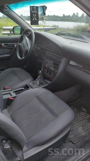 Green Audi A6 1995 in Daugavpils, with an engine capacity of 2.00 L and mileage of 298 thousand km for 850 €, photo 7 on AUTOMOTO.COM.LV