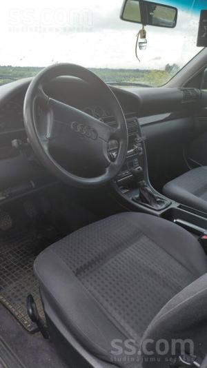 Green Audi A6 1995 in Daugavpils, with an engine capacity of 2.00 L and mileage of 298 thousand km for 850 €, photo 11 on AUTOMOTO.COM.LV