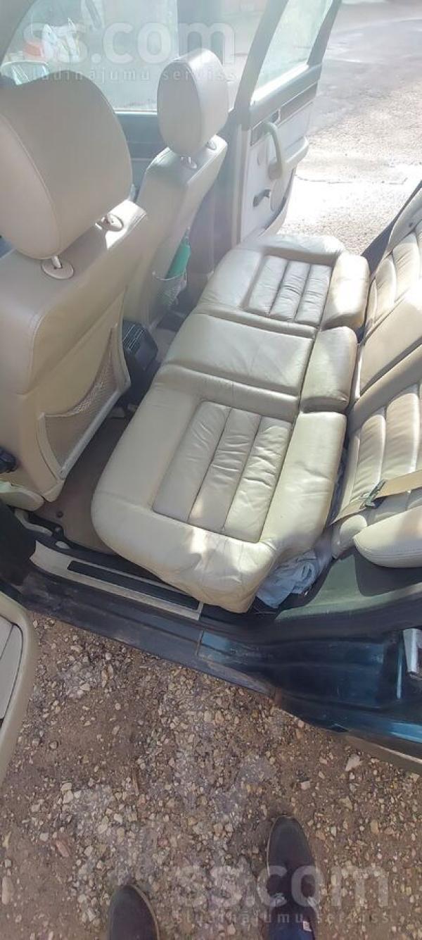 Zaļš Audi A6 1995 Rīga, ar dzinēja tilpumu 2.50 L un nobraukumu 377 tūkst. km par 900 €, foto 9 vietnē AUTOMOTO.COM.LV