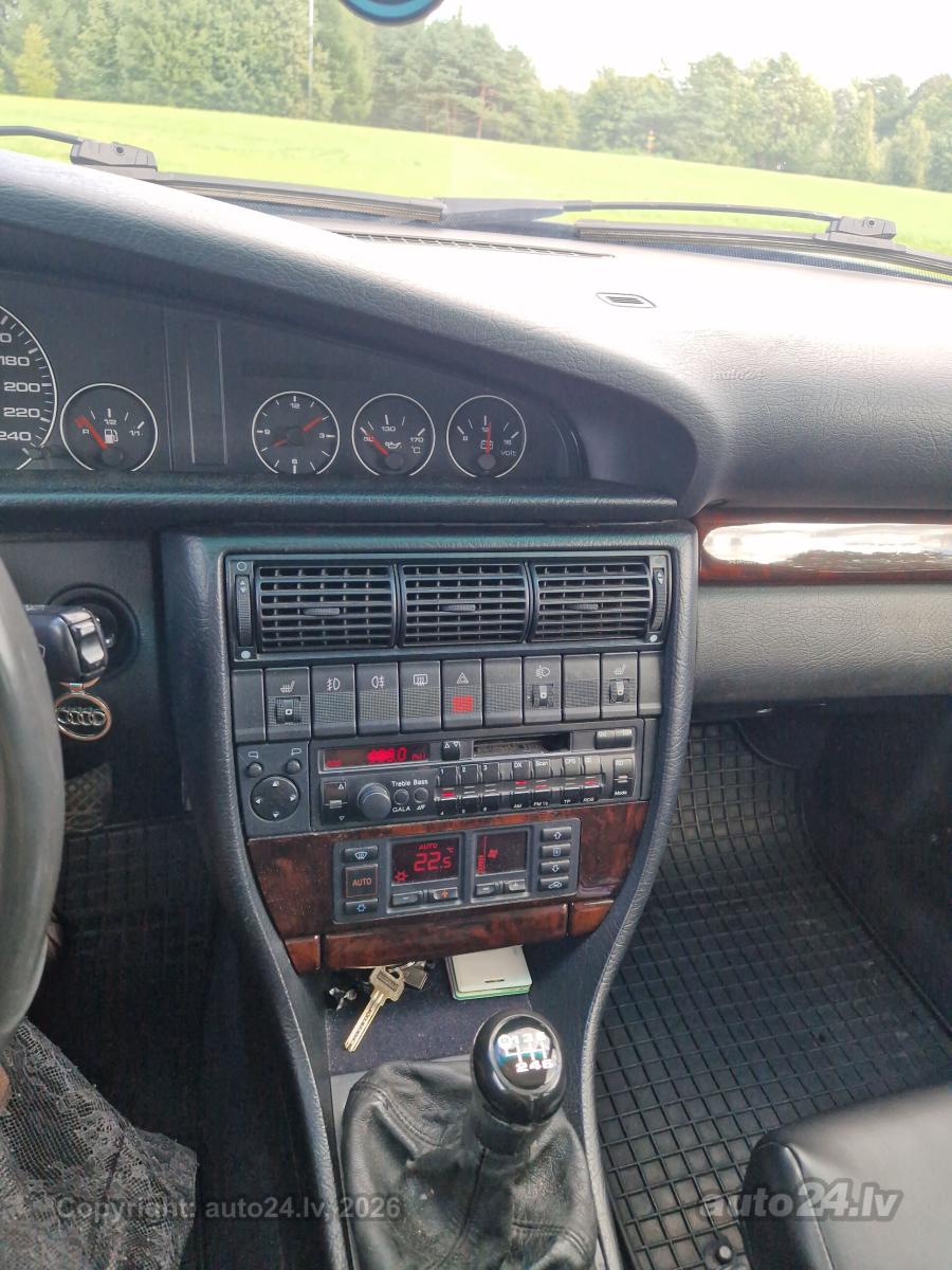 Green Audi A6 1995 in Tallinn, with an engine capacity of 2.50 L and mileage of 577 thousand km for 1400 €, photo 15 on AUTOMOTO.COM.LV
