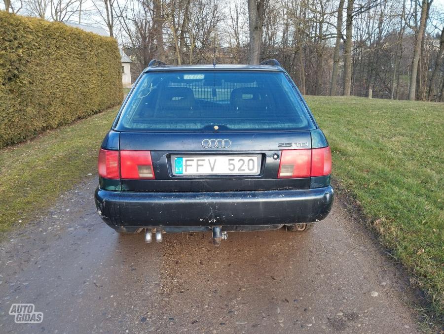 Zaļš Audi A6 1996 Jurbarkas, ar dzinēja tilpumu 2.50 L un nobraukumu 440 tūkst. km par 1900 €, foto 4 vietnē AUTOMOTO.COM.LV