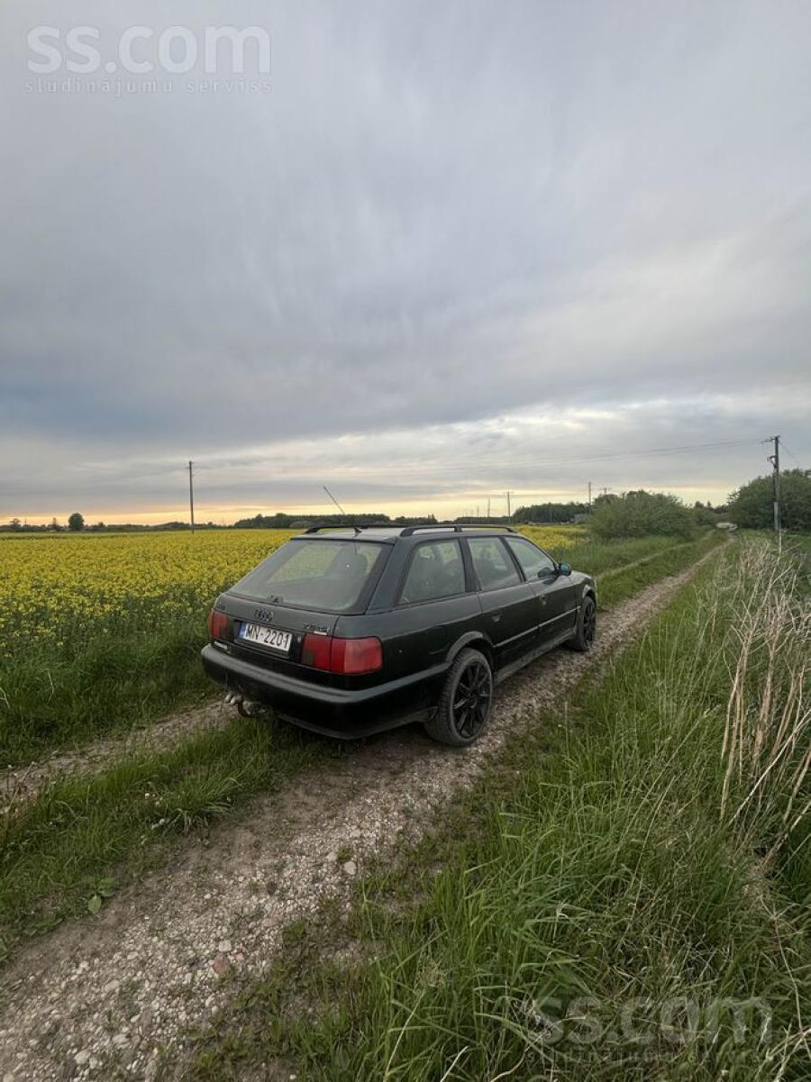 Green Audi A6 1996 in Liepaja, with an engine capacity of 2.50 L and mileage of 338 thousand km for 1750 €, photo 5 on AUTOMOTO.COM.LV