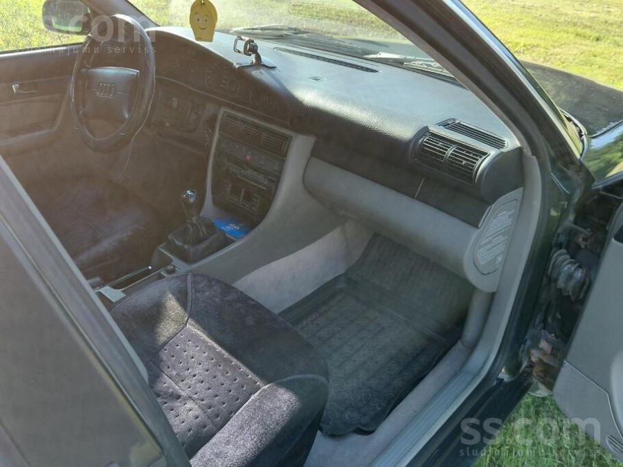 Green Audi A6 1996 in Liepaja, with an engine capacity of 2.50 L and mileage of 465 thousand km for 1800 €, photo 9 on AUTOMOTO.COM.LV