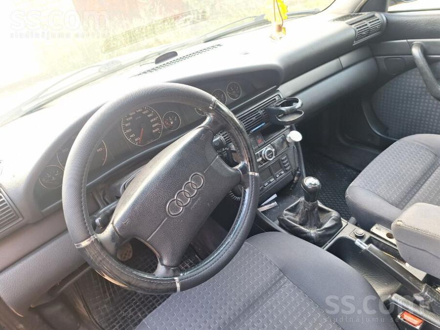 Green Audi A6 1996 in Daugavpils, with an engine capacity of 2.50 L and mileage of 35 thousand km for 2500 €, photo 4 on AUTOMOTO.COM.LV