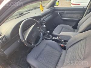 Zaļš Audi A6 1996 Daugavpils, ar dzinēja tilpumu 2.50 L un nobraukumu 349 tūkst. km par 2550 €, foto 4 vietnē AUTOMOTO.COM.LV