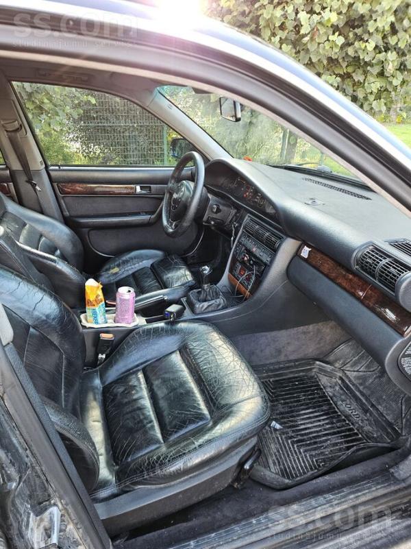 Zaļš Audi A6 1996 Rīga, ar dzinēja tilpumu 2.50 L un nobraukumu 426 tūkst. km par 1600 €, foto 10 vietnē AUTOMOTO.COM.LV