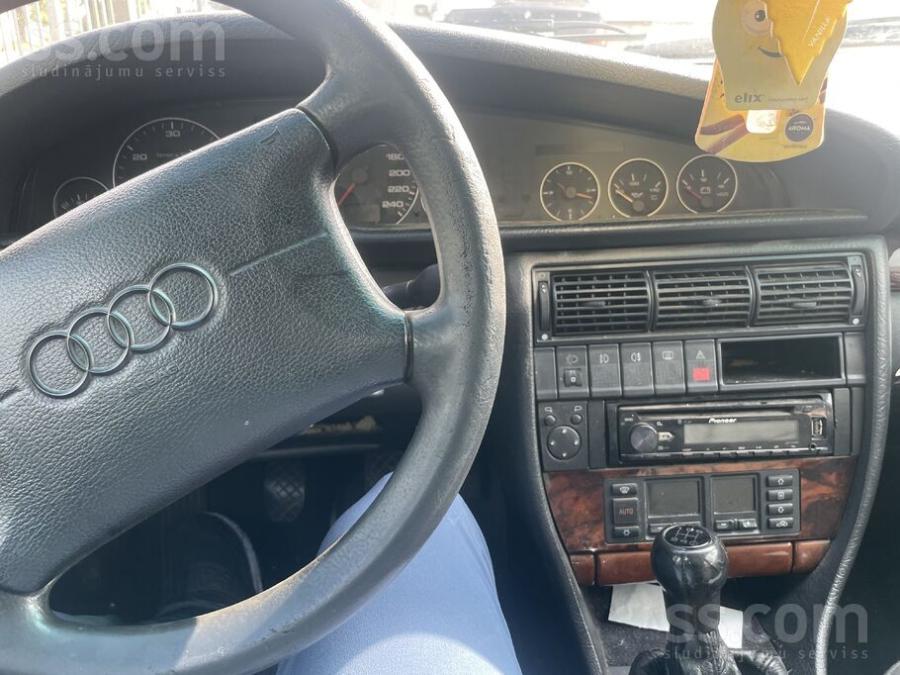 Zaļš Audi A6 1997 Rēzekne, ar dzinēja tilpumu 2.50 L un nobraukumu 375 tūkst. km par 1360 €, foto 9 vietnē AUTOMOTO.COM.LV