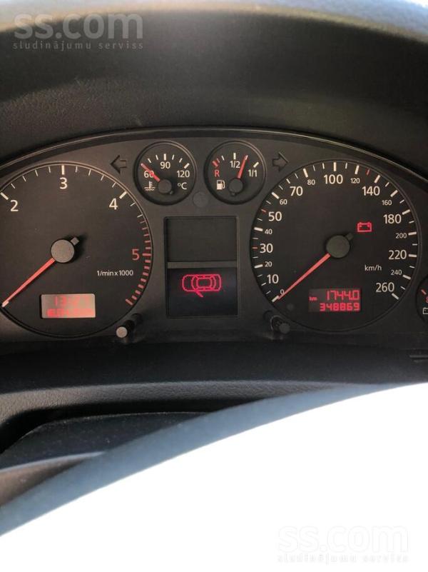 Zaļš Audi A6 2000 Rīga, ar dzinēja tilpumu 1.90 L un nobraukumu 349 tūkst. km par 1300 €, foto 9 vietnē AUTOMOTO.COM.LV