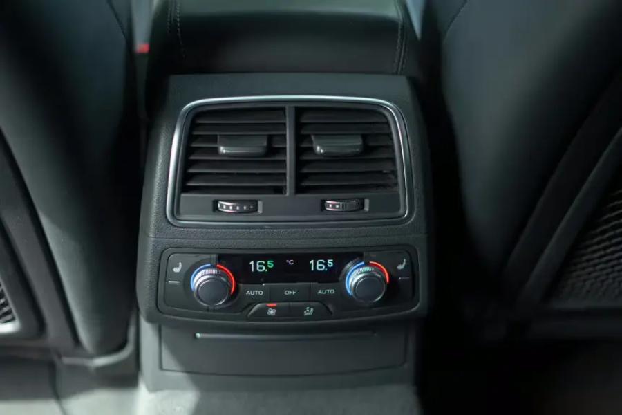 Zaļš Audi A6 2015 Liepāja, ar dzinēja tilpumu 3.00 L un nobraukumu 204 tūkst. km par 20900 €, foto 22 vietnē AUTOMOTO.COM.LV