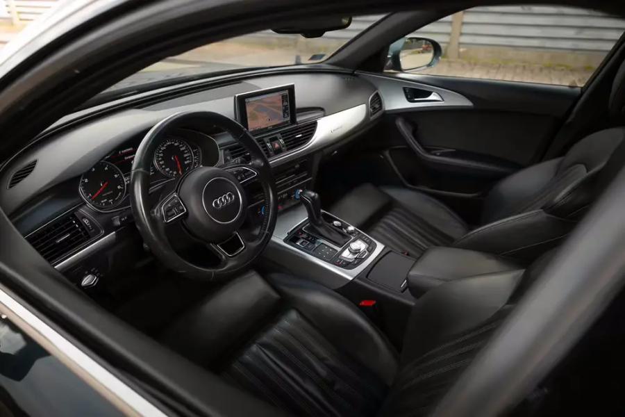 Green Audi A6 2017 in Jelgava, with an engine capacity of 3.00 L and mileage of 249 thousand km for 17700 €, photo 11 on AUTOMOTO.COM.LV