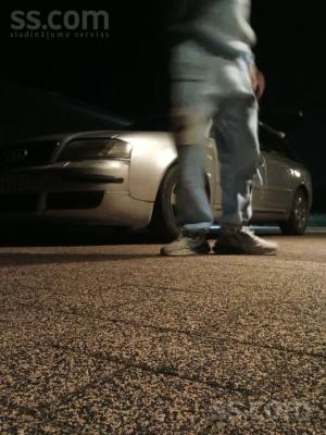 Pelēks Audi A6 2004 Jelgava, ar dzinēja tilpumu 2.50 L un nobraukumu 300 tūkst. km par 1000 €, foto  vietnē AUTOMOTO.COM.LV