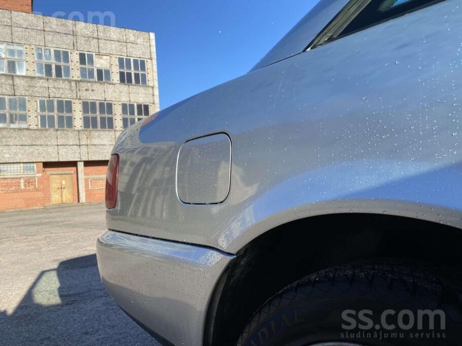Grey Audi A6 1995 in Liepaja, with an engine capacity of 2.50 L and mileage of 342 thousand km for 1700 €, photo 4 on AUTOMOTO.COM.LV