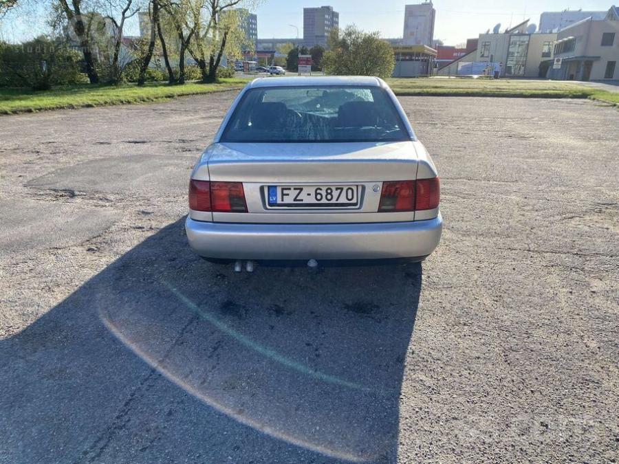 Grey Audi A6 1995 in Liepaja, with an engine capacity of 2.50 L and mileage of 342 thousand km for 1700 €, photo 12 on AUTOMOTO.COM.LV