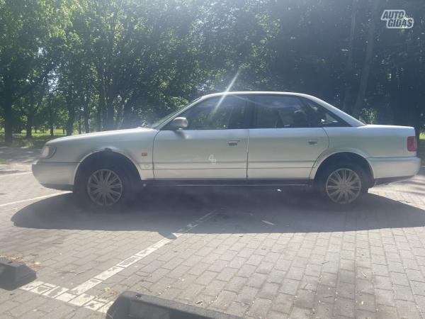 Pelēks Audi A6 1995 Ariogala, ar dzinēja tilpumu 2.50 L un nobraukumu 454 tūkst. km par 650 €, foto 6 vietnē AUTOMOTO.COM.LV