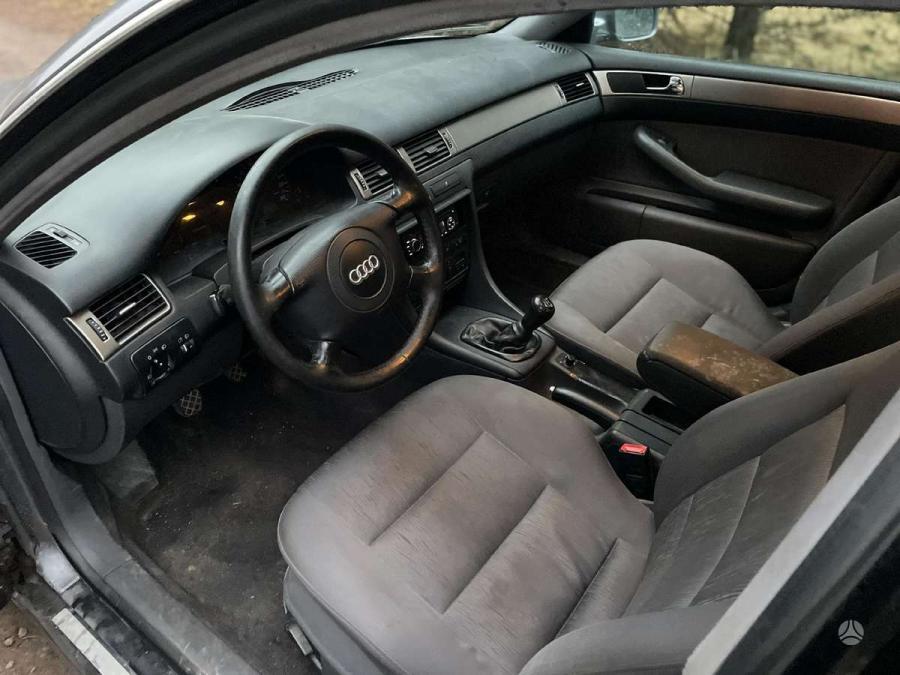 Pelēks Audi A6 1997 Viļņa, ar dzinēja tilpumu 1.90 L un nobraukumu 449 tūkst. km par 1300 €, foto 14 vietnē AUTOMOTO.COM.LV