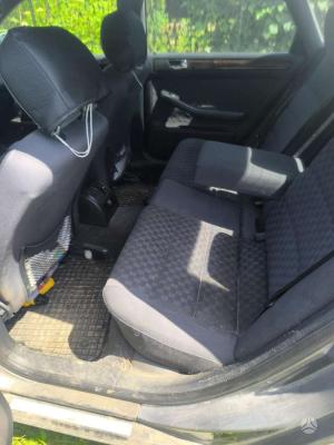 Grey Audi A6 1997 in Kaunas, with an engine capacity of 1.80 L and mileage of 411 thousand km for 999 €, photo 9 on AUTOMOTO.COM.LV