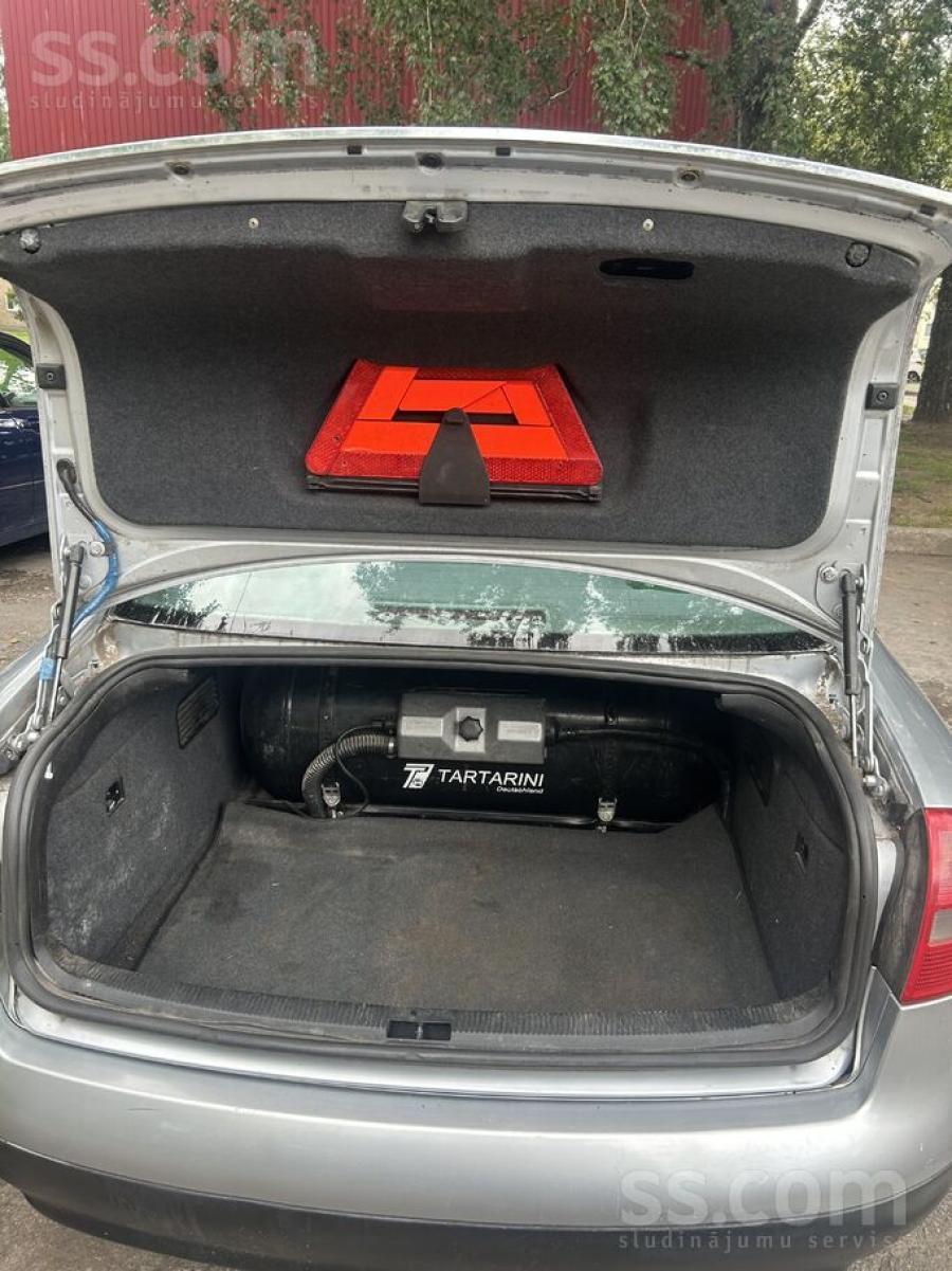 Pelēks Audi A6 1997 Ogre, ar dzinēja tilpumu 2.40 L un nobraukumu 378 tūkst. km par 1350 €, foto 9 vietnē AUTOMOTO.COM.LV