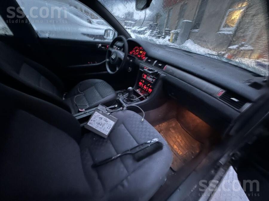 Pelēks Audi A6 1998 Jelgava, ar dzinēja tilpumu 2.40 L un nobraukumu 281 tūkst. km par 450 €, foto 10 vietnē AUTOMOTO.COM.LV