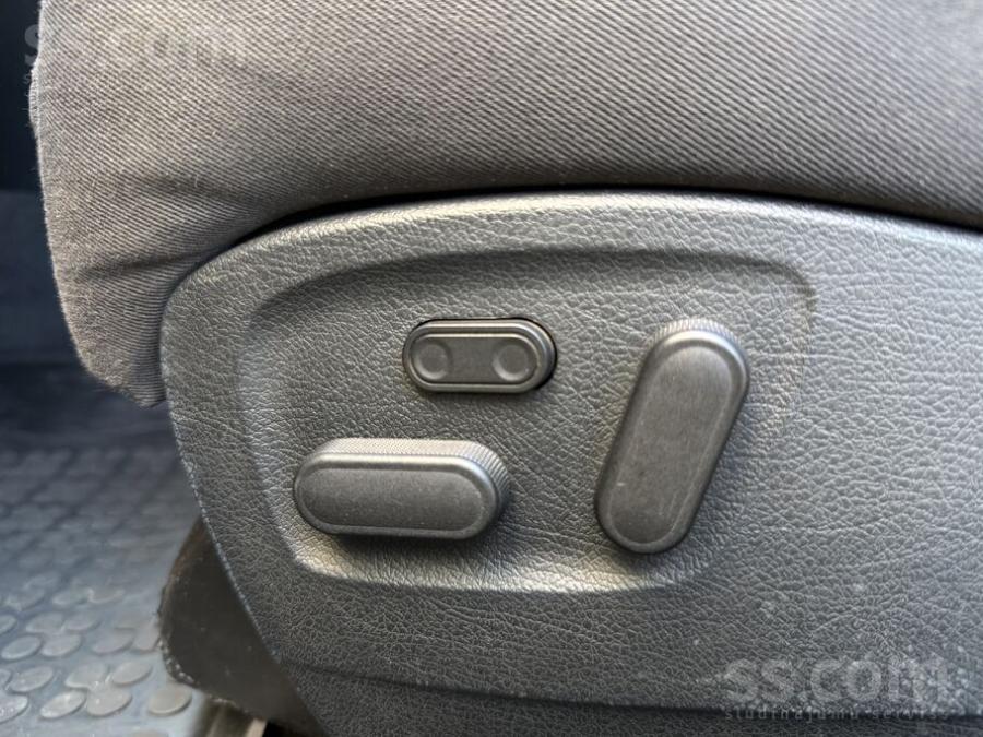 Pelēks Audi A6 1998 Rīga, ar dzinēja tilpumu 1.80 L un nobraukumu 296 tūkst. km par 3000 €, foto 17 vietnē AUTOMOTO.COM.LV