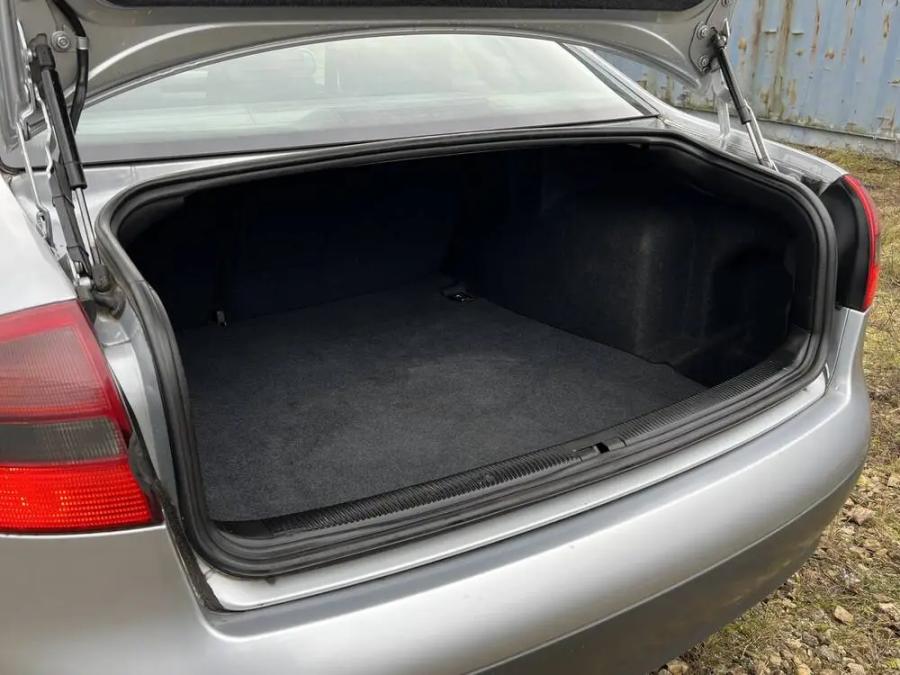 Pelēks Audi A6 1999 Rīga, ar dzinēja tilpumu 1.90 L un nobraukumu 267 tūkst. km par 1650 €, foto 7 vietnē AUTOMOTO.COM.LV