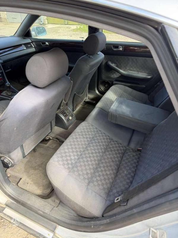 Pelēks Audi A6 2000 Kauņa, ar dzinēja tilpumu 1.78 L un nobraukumu 345 tūkst. km par 599 €, foto 9 vietnē AUTOMOTO.COM.LV