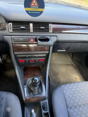 Pelēks Audi A6 2000 Kauņa, ar dzinēja tilpumu 1.80 L un nobraukumu 275 tūkst. km par 660 €, foto 13 vietnē AUTOMOTO.COM.LV